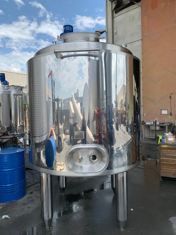6x mixing tanks for a biotechnology application (2000 - 5000 liters)